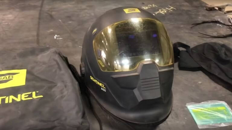 Esab Sentinel A50 Welding Helmet Review 2021 - Specs, Pros & Cons ...