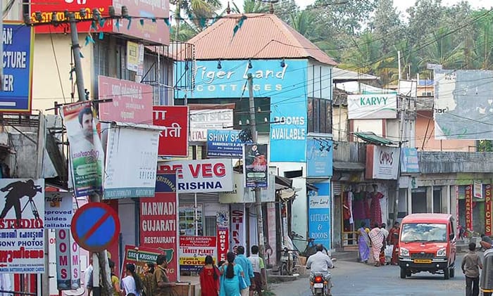 Adventurous bus ride to Kumily - Meanwhile in Thailand