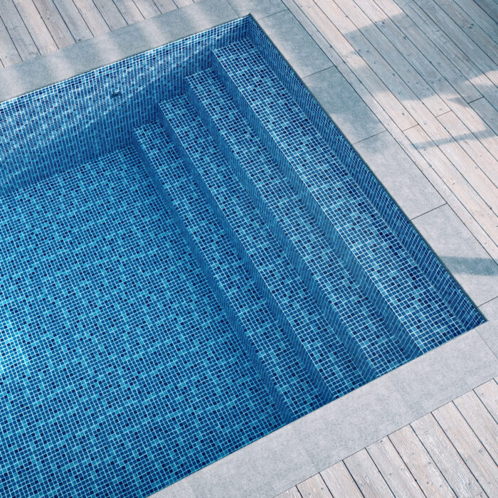 Pool ovan mark / Ovanmarkspool billigare än att gräva ned poolen