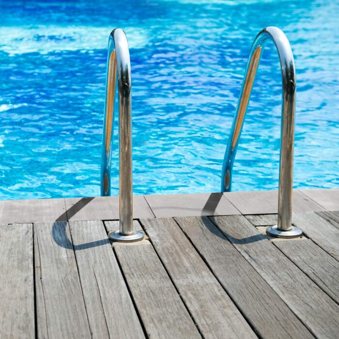 Pool ovan mark / Ovanmarkspool billigare än att gräva ned poolen