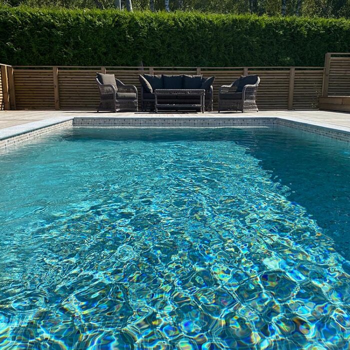 Pool ovan mark / Ovanmarkspool billigare än att gräva ned poolen